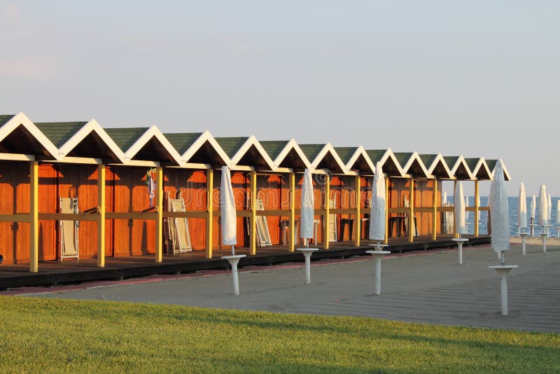 Bathing boxes on a beach stock image. Image of summer - 14933557