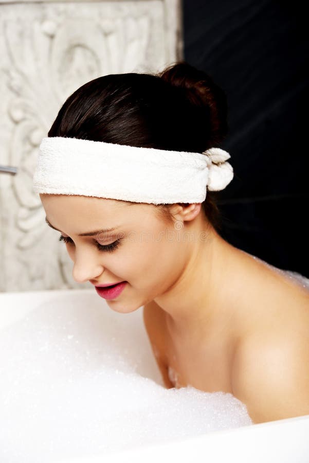 Photos of Model in Image ID 40992081 by Piotr Marcinski (B-d-s)