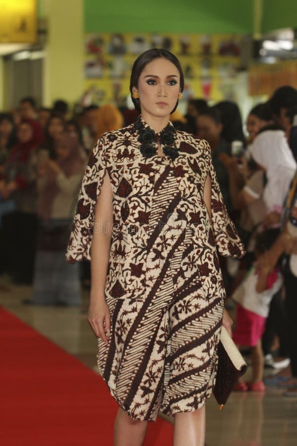 Batik clothes editorial photography. Image of demonstrating - 78397217