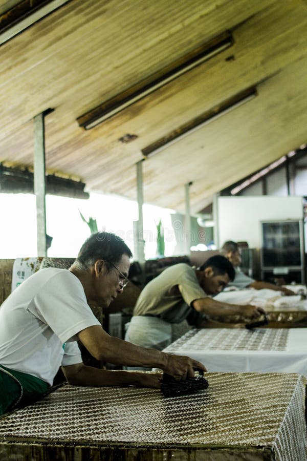 Batik making in Bali editorial photography. Image of handmade - 49607882