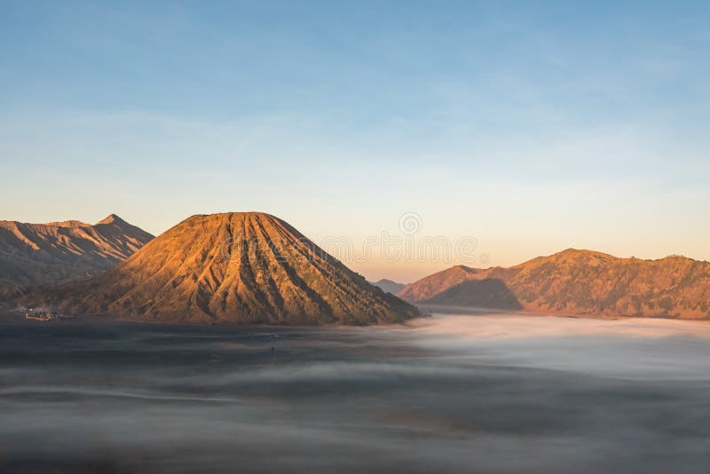 Batok En Bromo-vulkaan, Oost-Java, Indonesië Stock Foto - Image of ...