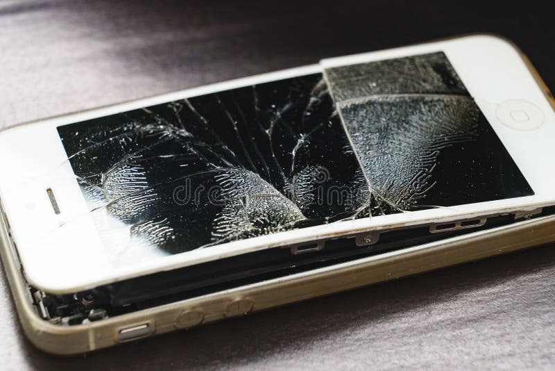 Battery Swelling: Damage To the Back Cover of the Phone, the Display ...