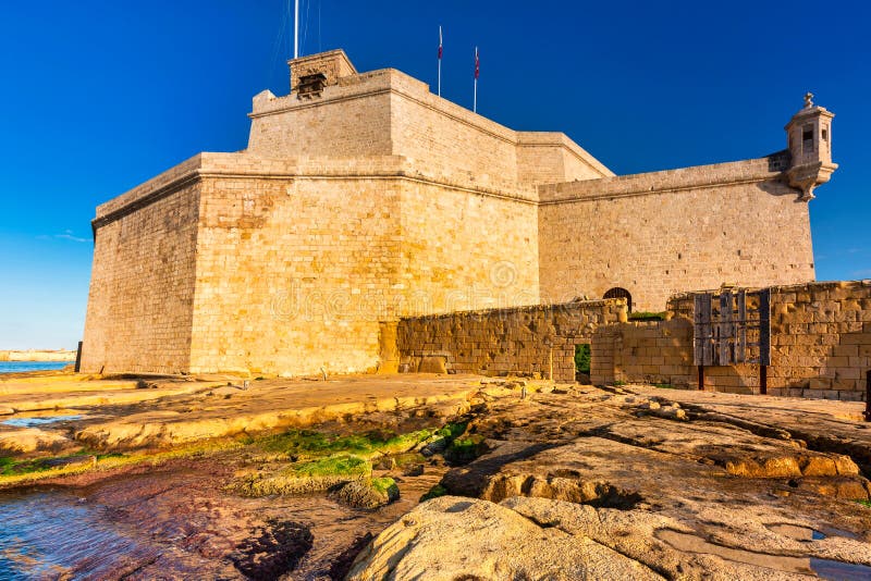 Battlement Walls of the Old Town in Birgu, Malta Stock Photo - Image of ...