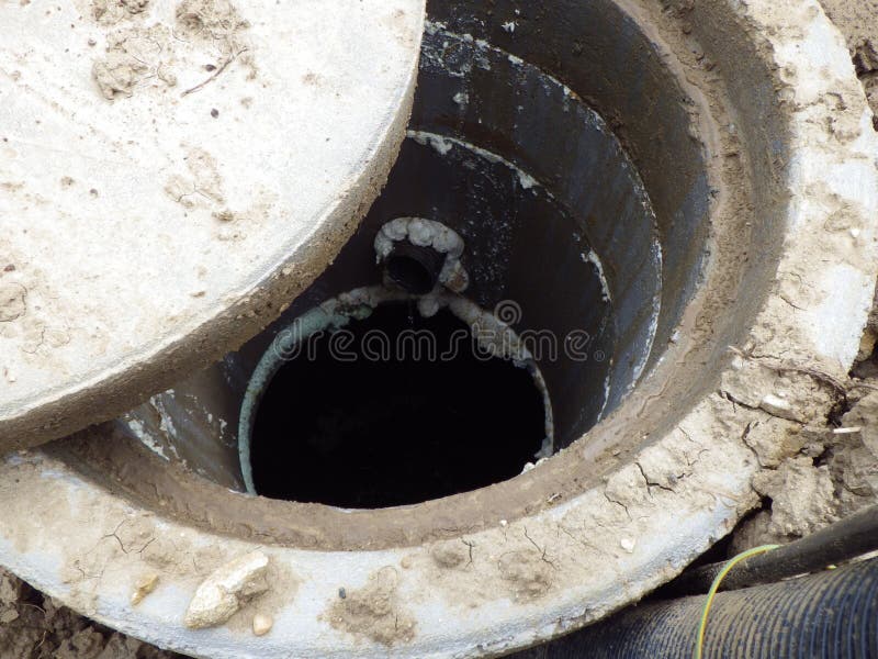 Bau einer Kanalisation stockbild. Bild von abwasserkanal - 257324767