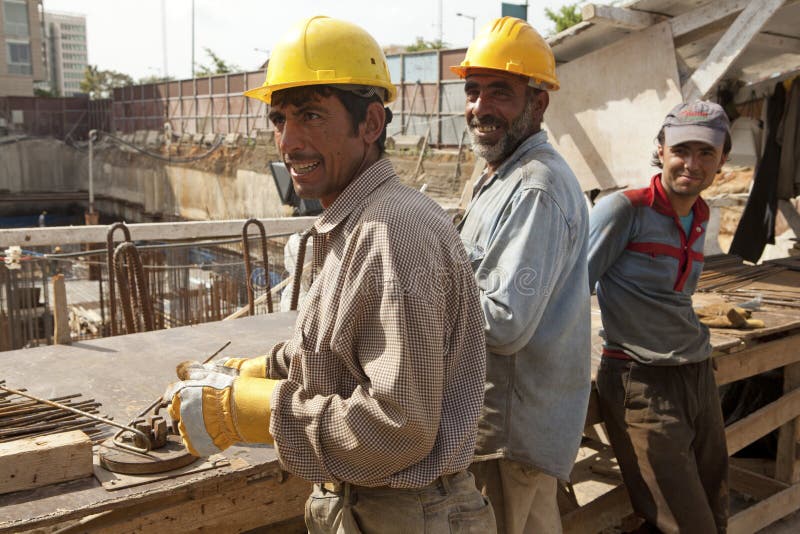 Bauarbeiter im Libanon redaktionelles foto. Bild von stahl - 42977111