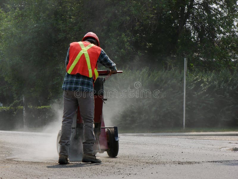 Bauarbeiter staubig stockbild. Bild von knall, mann, hilfsarbeiter ...
