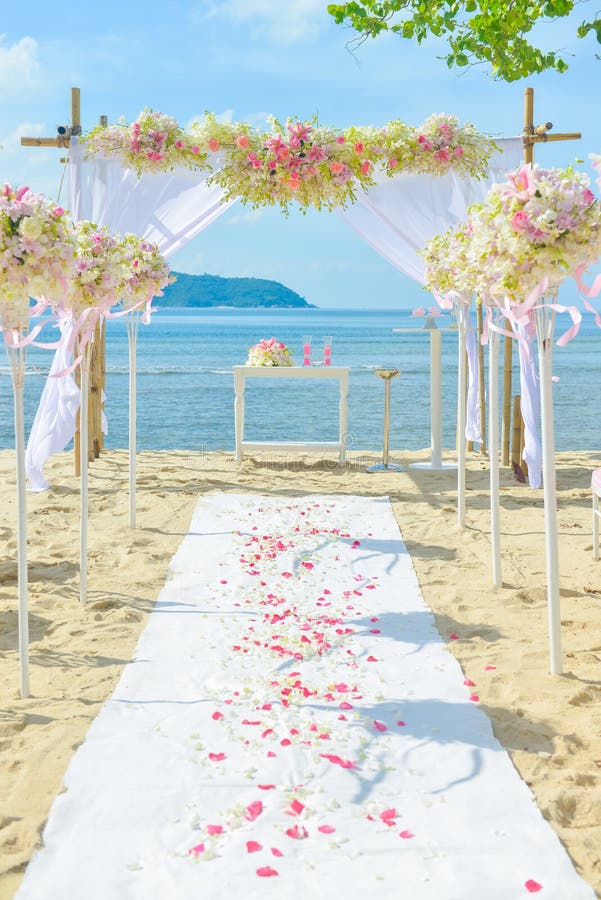 Bautiful Wedding Set Up on the Beach Stock Photo - Image of couple ...
