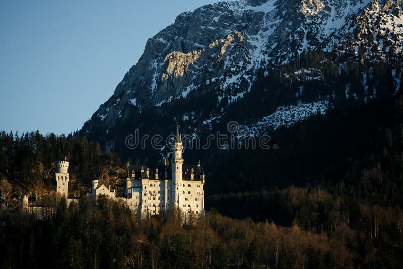 Bavarian Neuschwanstein Castle Editorial Stock Photo - Image of ...