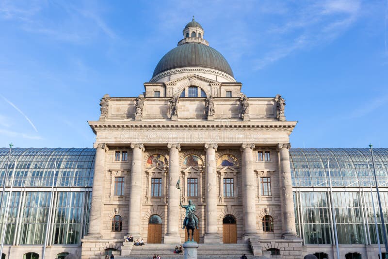 STATE BUILDING IN MUNICH Picture. Image: 99546041