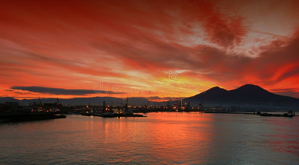 Bay of Naples stock image. Image of italy, panorama, dawn - 5045943