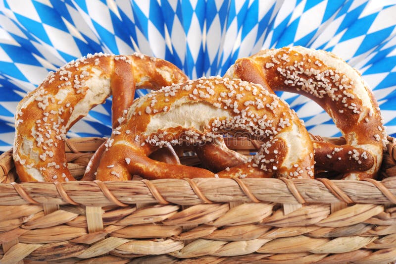 Bayerische Brezeln stockfoto. Bild von brezel, donnybrook - 53704788