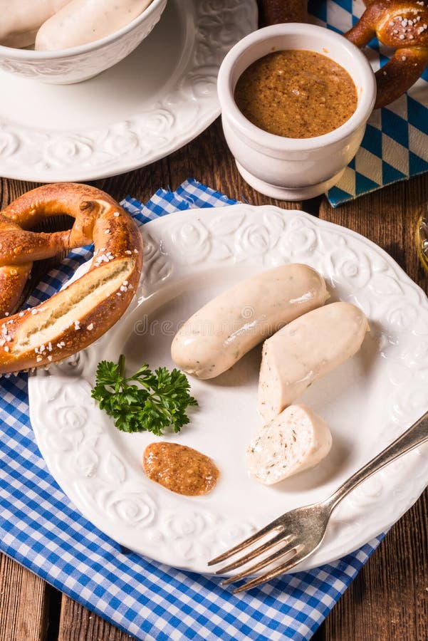 Bayerische Wurst Mit Brezel, Süßer Senf Stockfoto - Bild von bayern ...