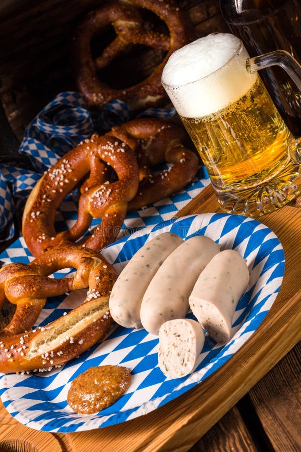 Bayerische Wurst Mit Brezel, Süßer Senf Stockfoto - Bild von bayern ...