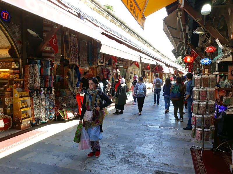 Bazaar in Istanbul. editorial stock image. Image of turkey - 143122014
