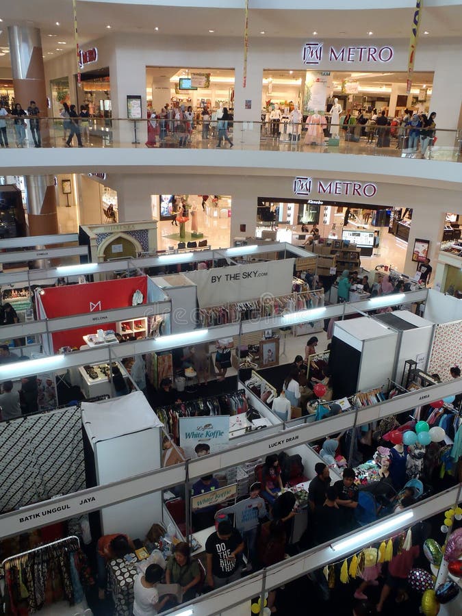 Bazaar editorial image. Image of service, retail, residents - 70735965