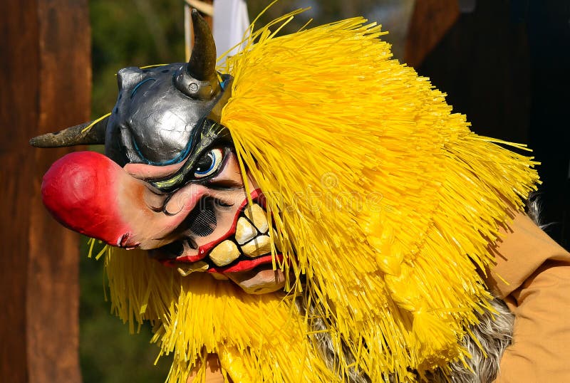 Bazel - Fasnacht, Wikinger redactionele stock afbeelding. Image of neus ...