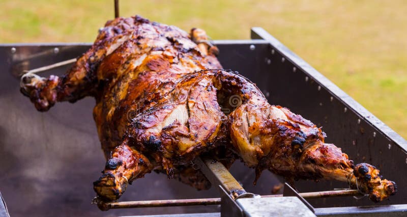 BBQ Cookout Lam Op Het Spit Rotisserie Stock Afbeelding - Image of ...