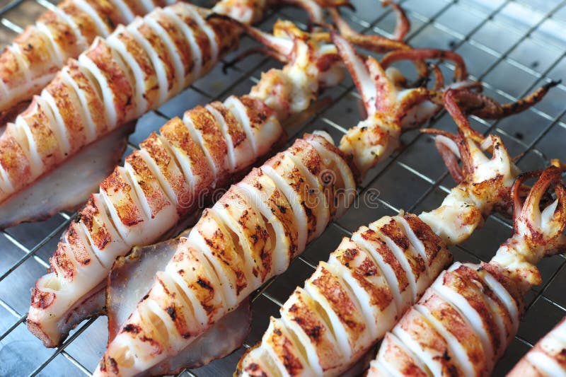 BBQ Pijlinktvis stock afbeelding. Image of pijlinktvis - 30093299