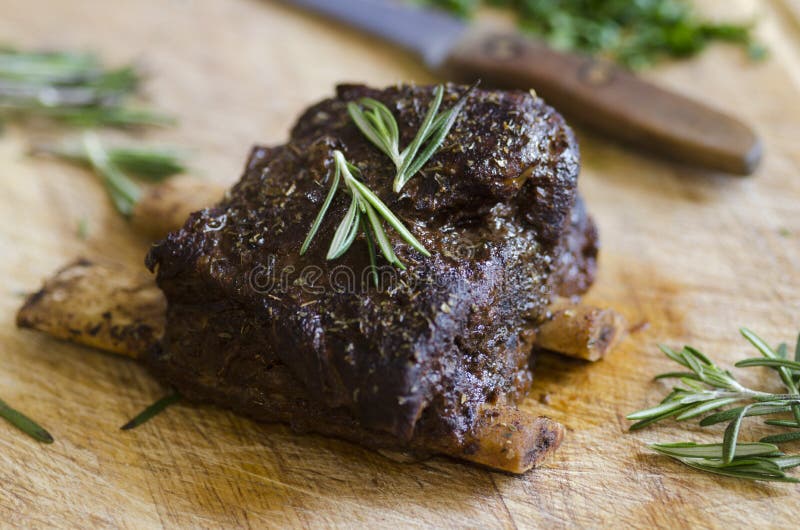 BBQ Rundvlees korte ribben stock afbeelding. Image of kruid - 36113147