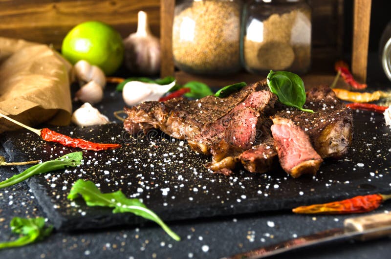 Bbq Steak Black Square Plate Stock Image - Image of plate, meat: 92189069