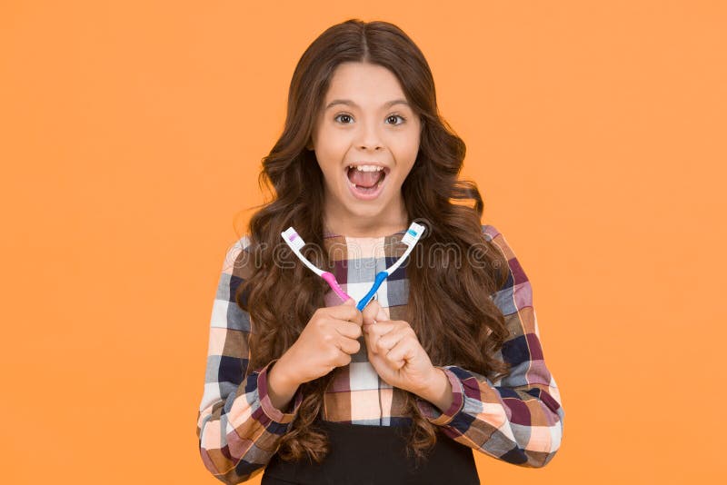 Use Toothbrushes and Tooth Models To Demonstrate the Correct Way To ... Use Toothbrushes and Tooth Models To Demonstrate the Correct Way To ...