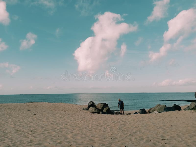 Beach City of Beira editorial photography. Image of morning - 249291362