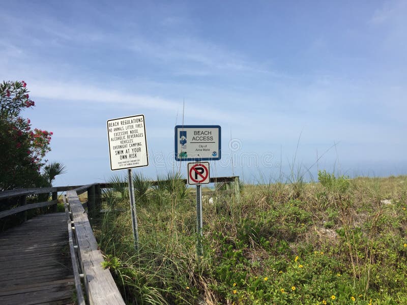 Beach day editorial stock photo. Image of grass, beach - 71833293