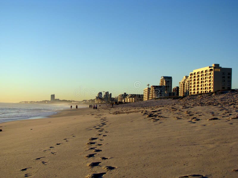 Beach Front stock image. Image of waves, horizon, dwell - 6969169