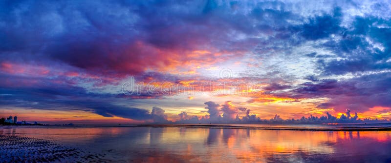 Amazing Sunset View at Kasimedu N4 Beach Chennai Editorial Stock Photo ...
