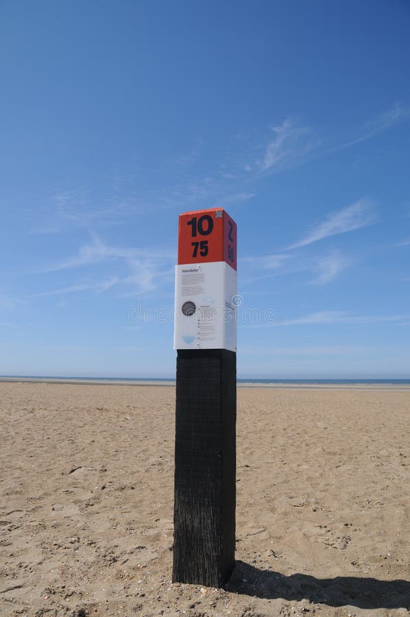 Beach Pole at the Dutch Coast Stock Image - Image of blue, tide: 16038985