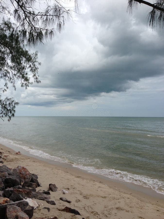 Beach& X27;s Going Rain Stock Image - Image of beach, clod: 84987025