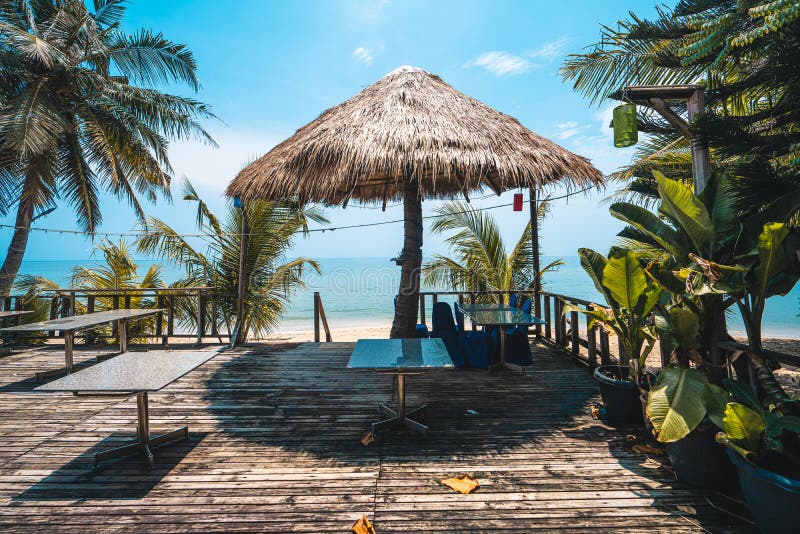 The Beach and the Sea during the Day Stock Image - Image of ocean ...