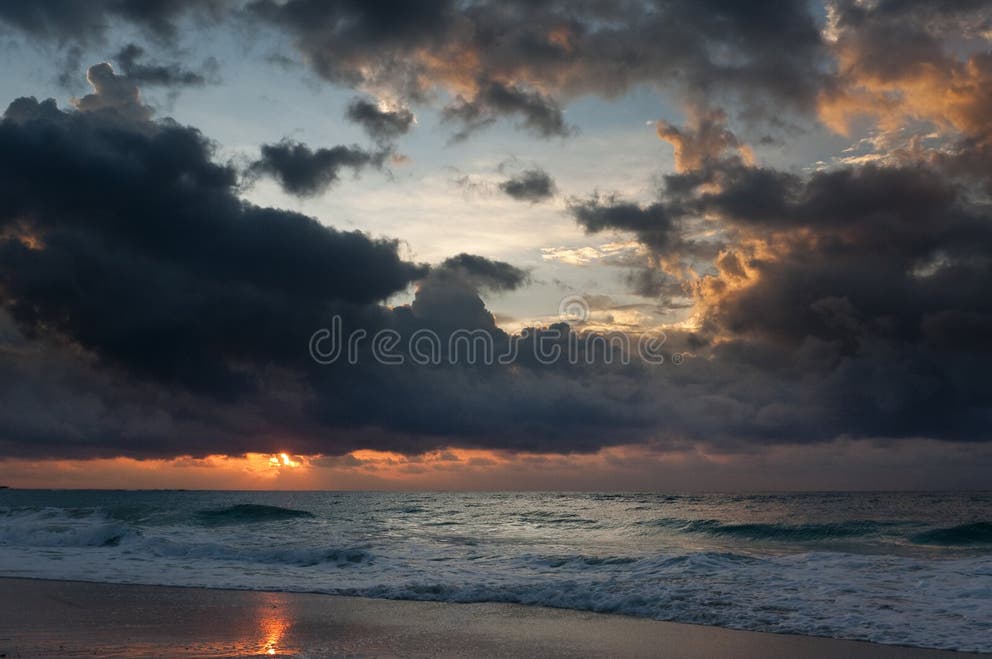 Beach and sea sunset stock image. Image of edge, cloud - 12693219