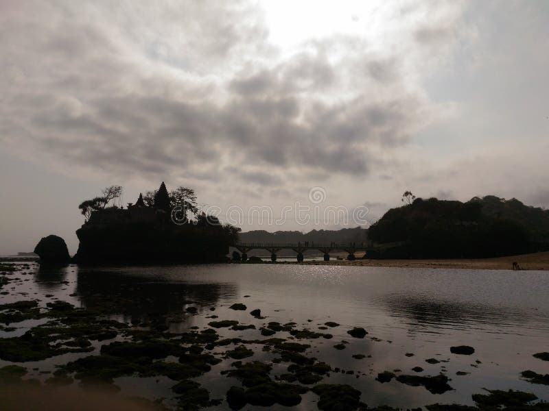 Beach siluet at midday stock image. Image of water, midday - 206015067