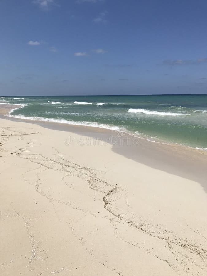 Beach Stretching into the Distance Stock Image - Image of island ...