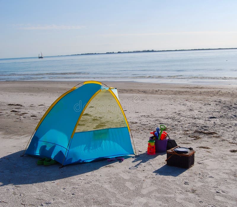 Beach tools stock image. Image of play, lunch, boat, basket - 4665369