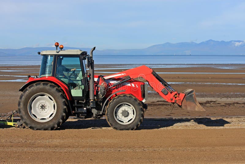 Beach cleaner tractor stock image. Image of sift, scotland - 29842315