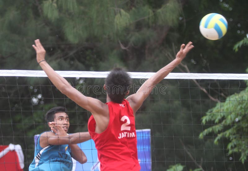 Beach volley editorial stock image. Image of smash, athlete - 35506839