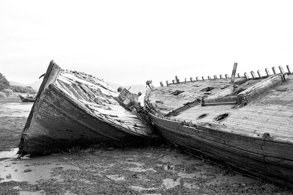 Beached Boat stock image. Image of shallow, neglect, ocean - 9643999