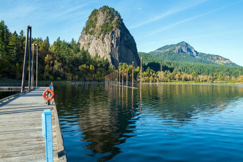 Beacon Rock and Hamilton Mountain Reflected in Water at Beacon Rock ...