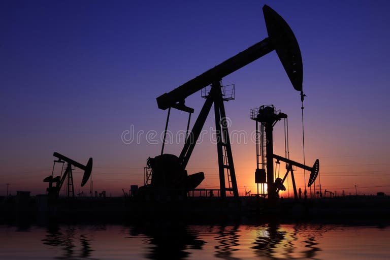Beam Balanced Pumping Unit Under the Setting Sun Stock Image - Image of ...