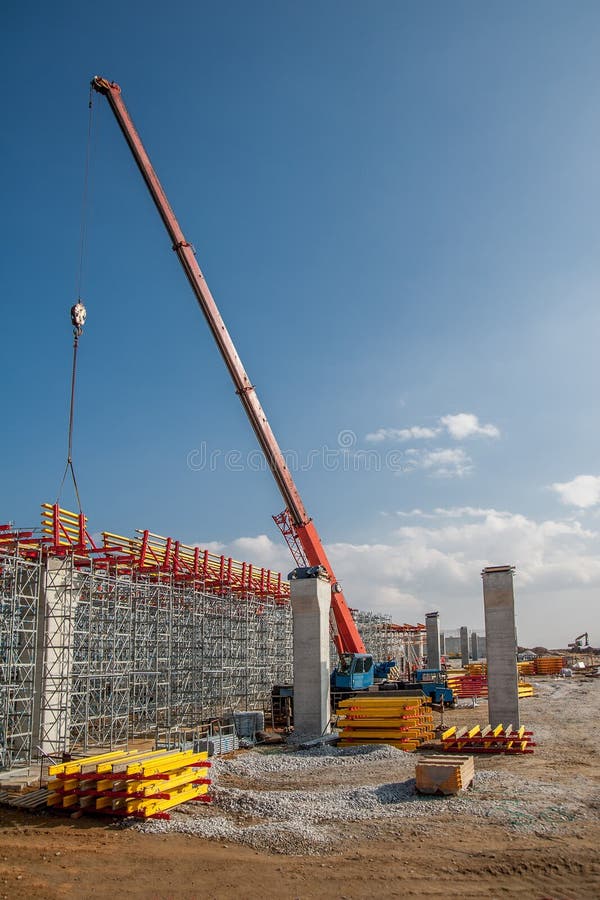 Beam Transom System and Scaffolding Stock Image - Image of tower ...