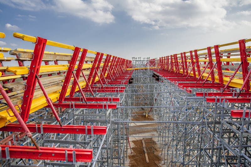 Beam Transom System and Scaffolding Stock Photo - Image of beam, plant ...