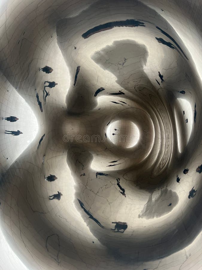 Bean at Cloud Gate in Chicago Editorial Photo - Image of mirror ...