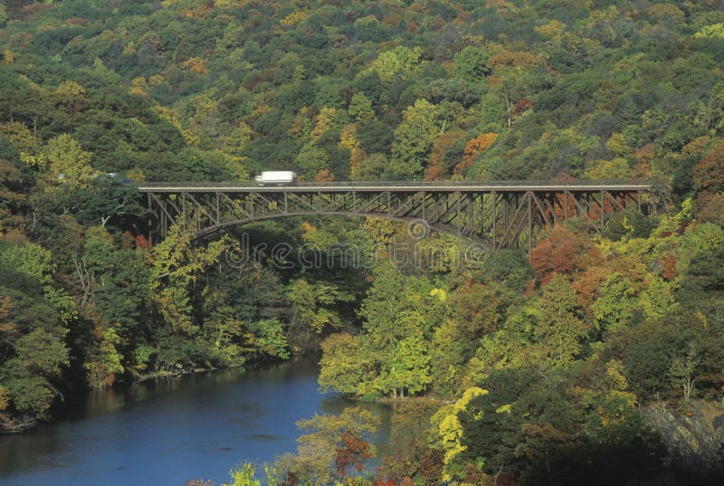 Bear Mountain Bridge stock image. Image of fall, bear - 26259417