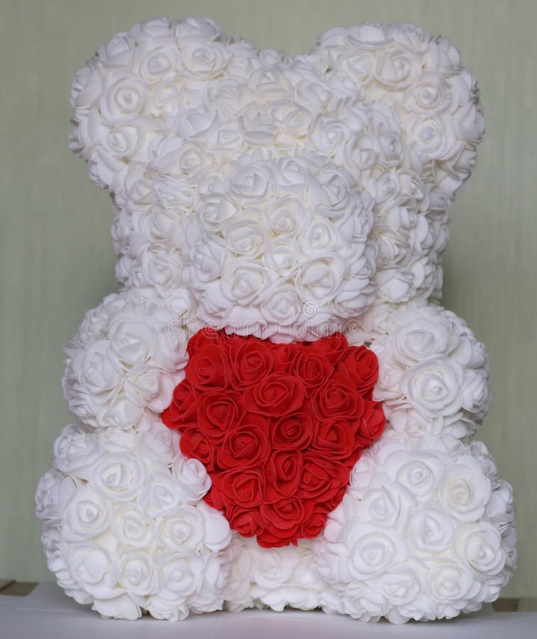 Bear of roses with heart stock photo. Image of gift - 170507482