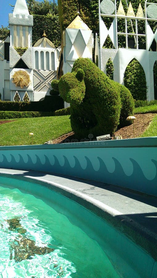 Topiary Bear Stock Photos - Free & Royalty-Free Stock Photos from ...