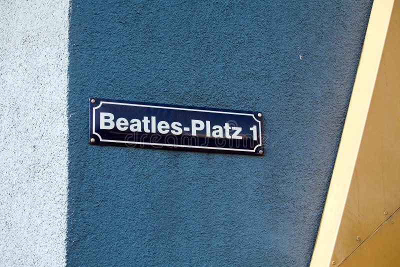 Beatles-Platz stock image. Image of nightlife, street - 39044799
