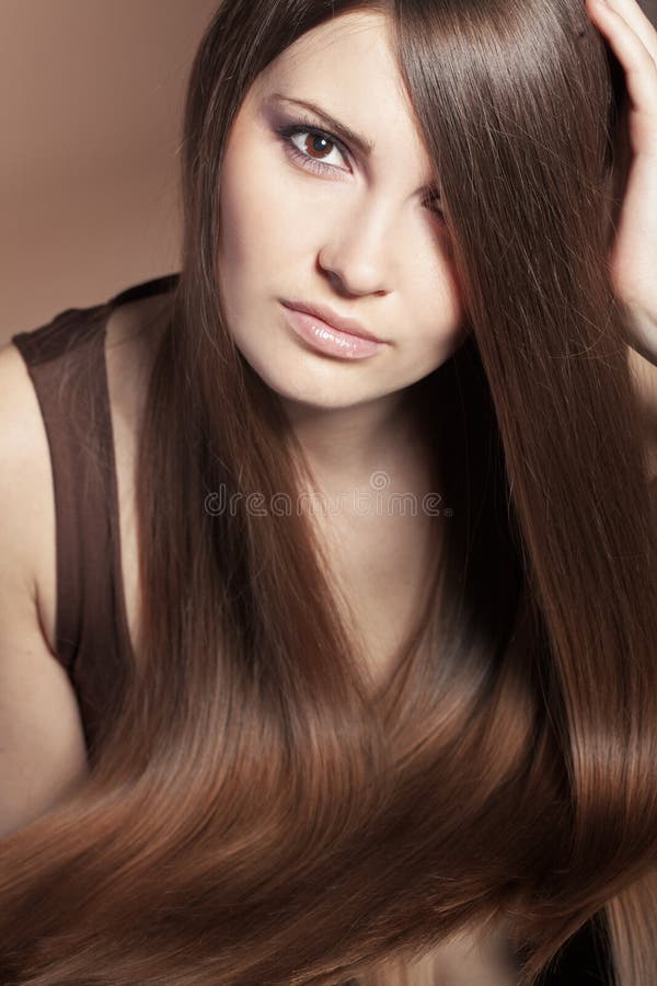 Cheveu sain image stock. Image du studio, beauté, attrayant - 13104321