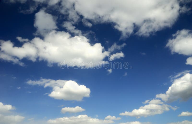 Beau ciel image stock. Image du nuage, jour, été, bleu - 5456693